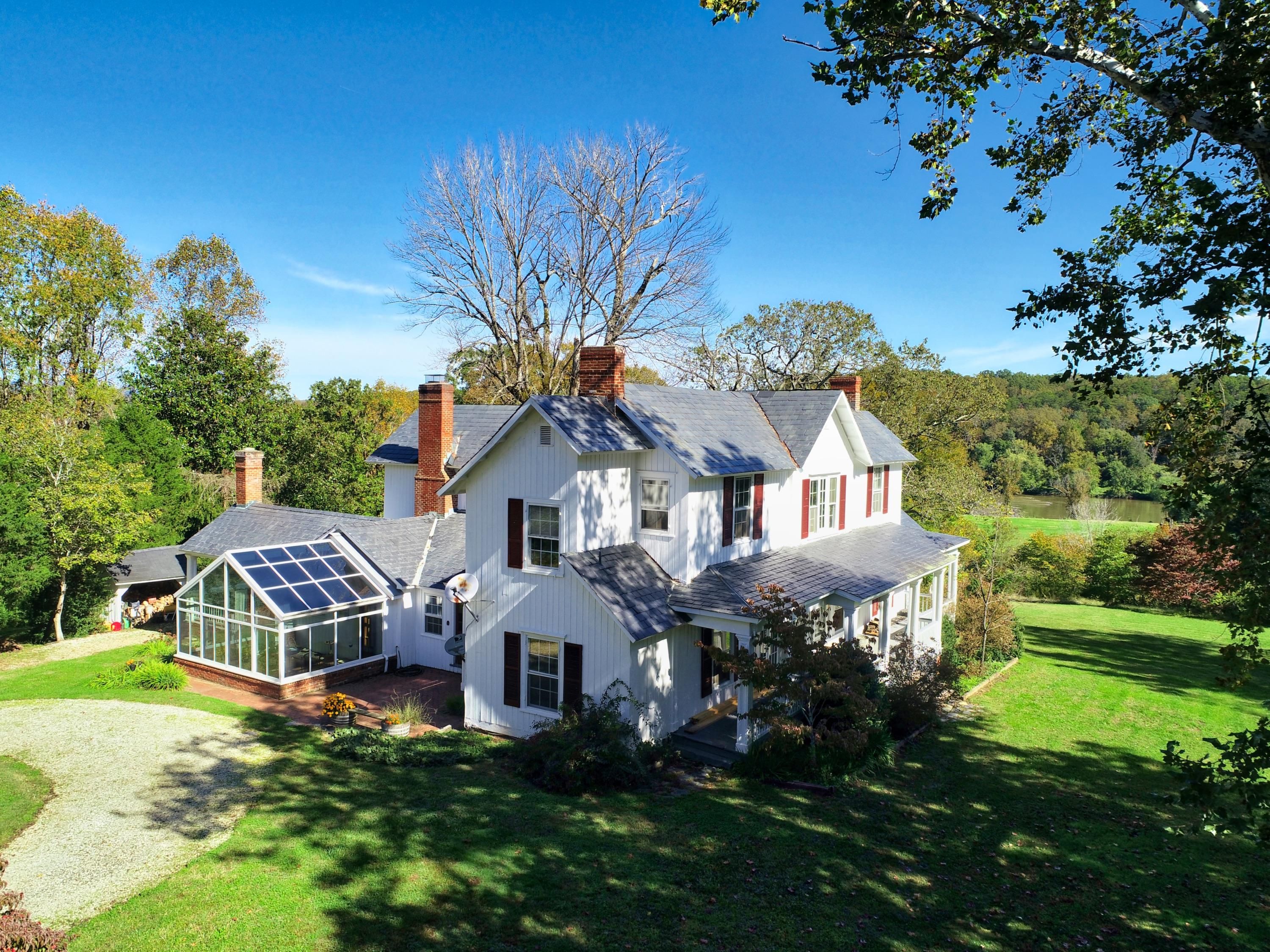 1472 Fishpond Rd, Howardsville, VA 24562 | MLS: 610129 | LandWatch