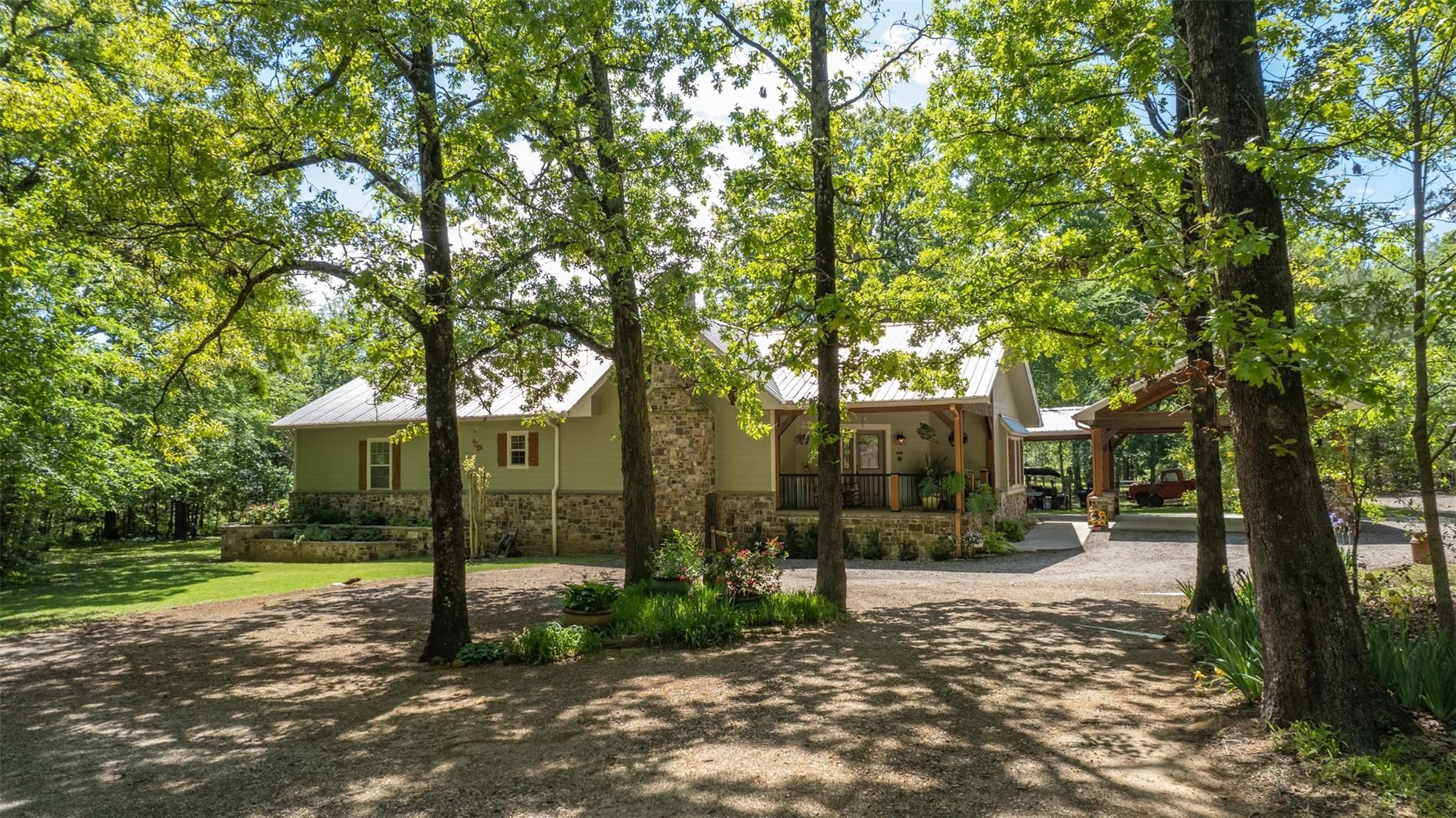 1950 County Road 2331, Como, TX 75431 | MLS: 20041424 | LandWatch