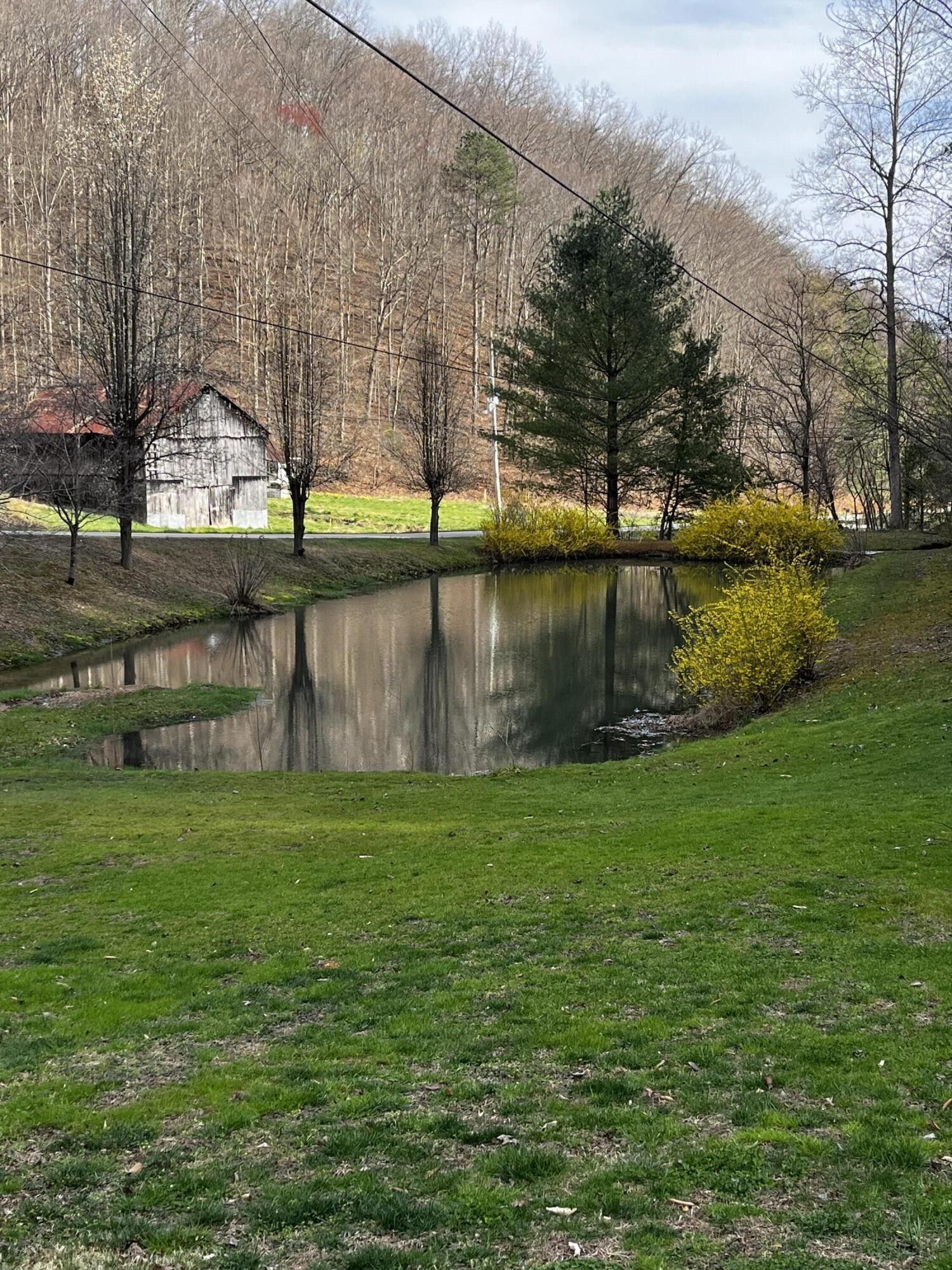 Oneida, Clay County, KY Lakefront Property, Waterfront Property, House ...