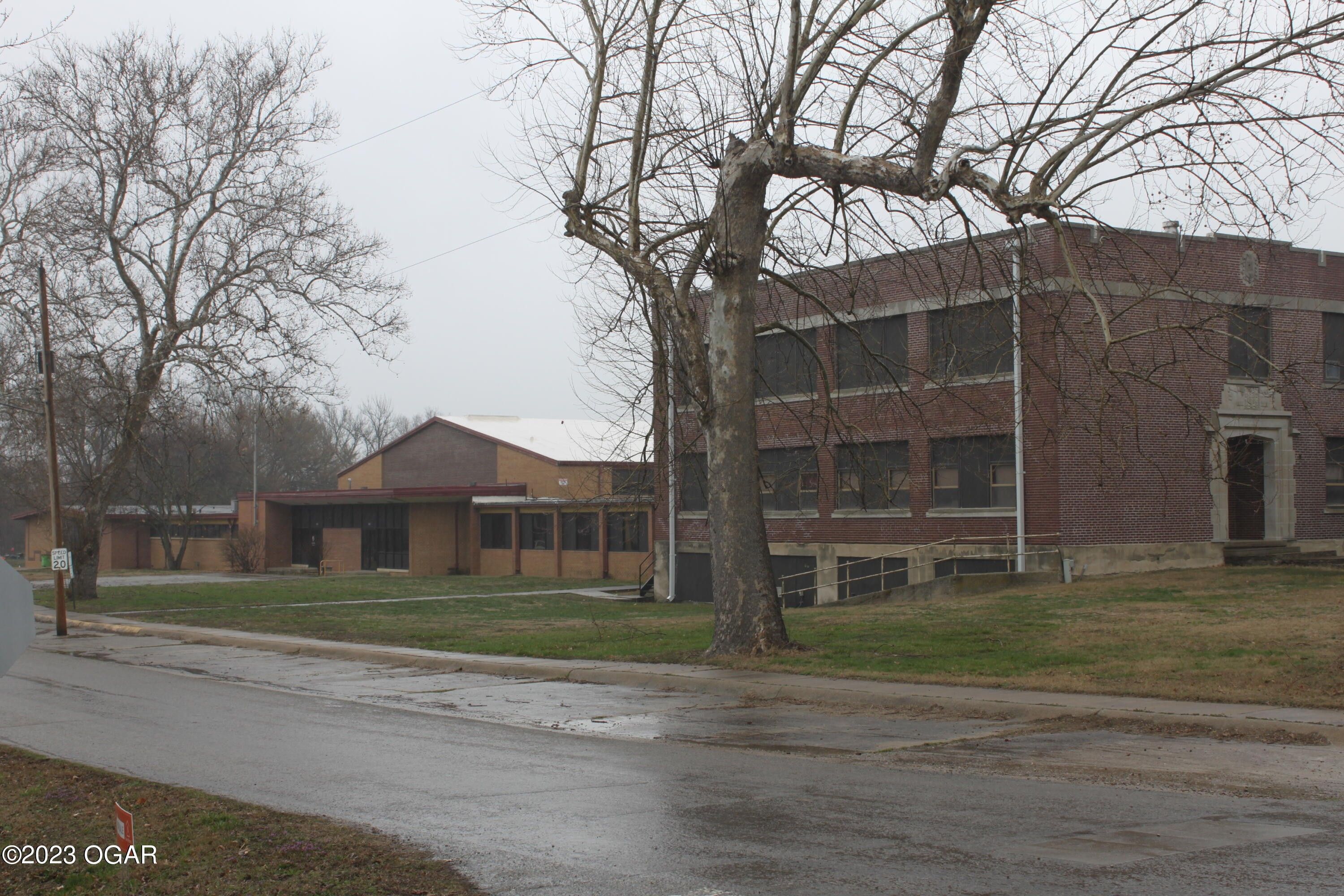 Mccune, Crawford County, KS Commercial Property, House for sale ...