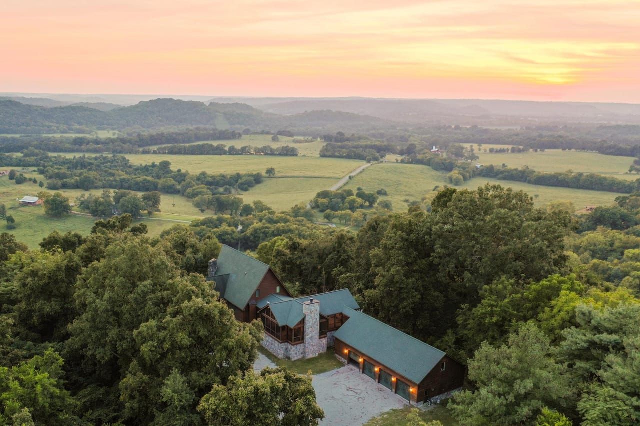 4059 Jimmy Gray Robinson, Williamsport, TN 38487 | MLS: 2571546 ...