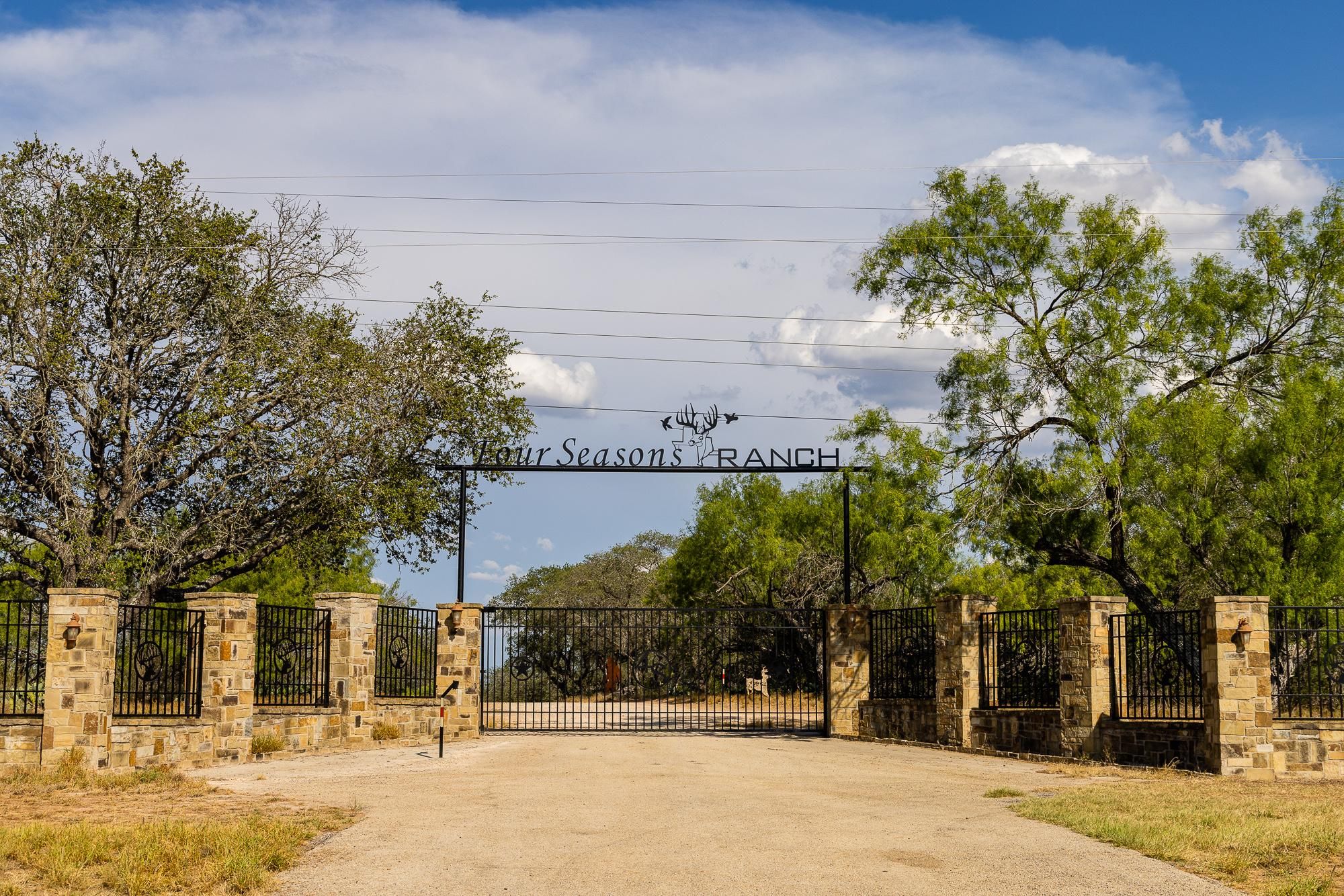 3861 County Road 2000, Pearsall, TX 78061 | LandWatch
