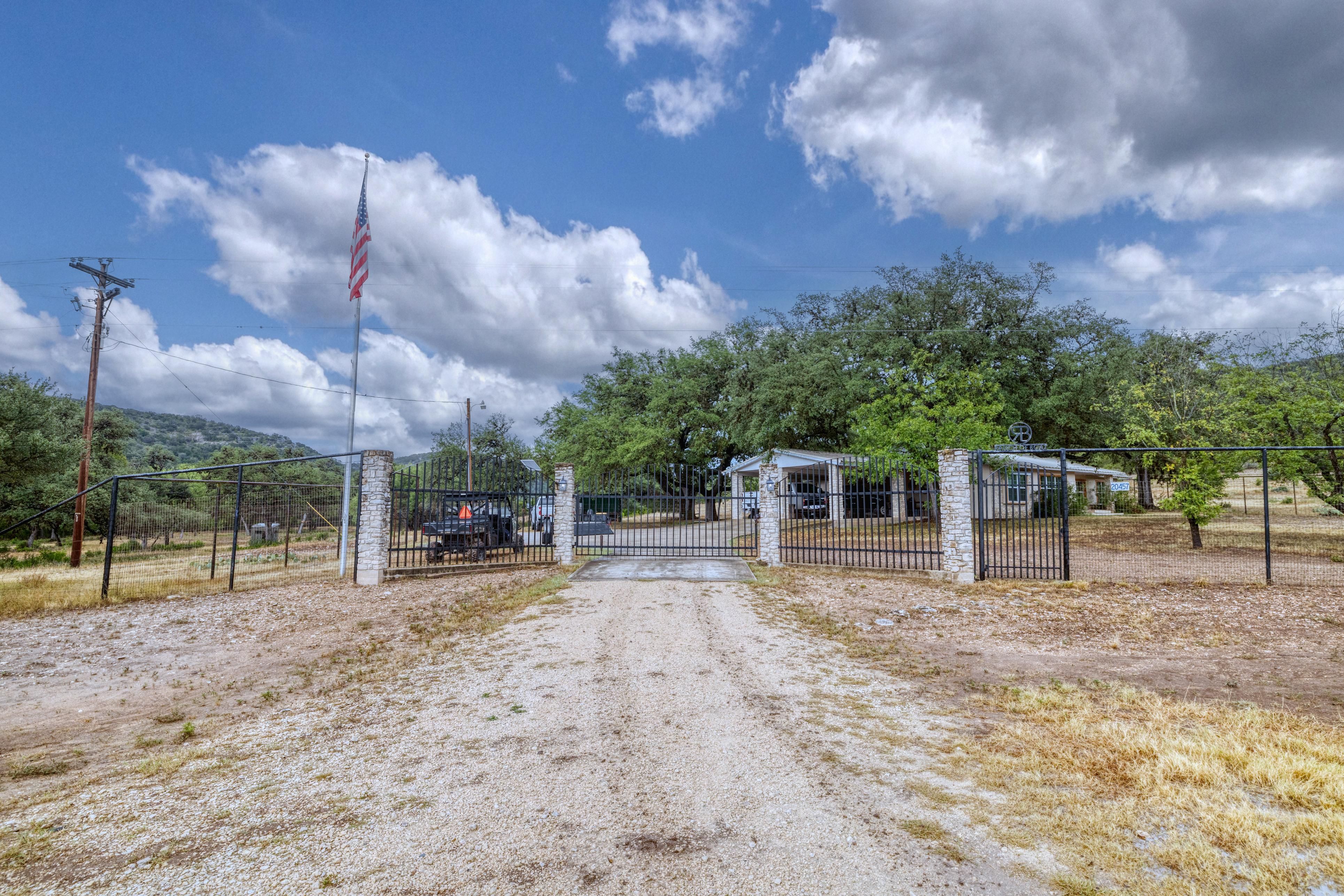327 acres in Rocksprings, TX, 78880 | LandWatch