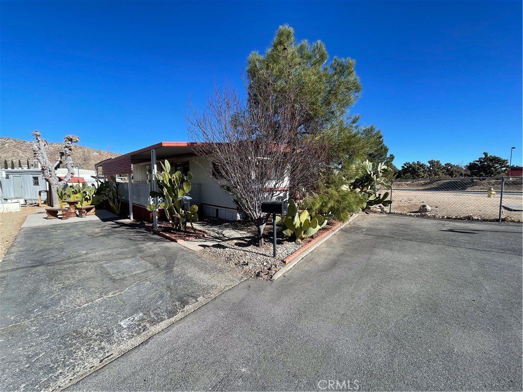 7484 Kickapoo Trail, Yucca Valley, CA 92284 | MLS: JT25004226 | LandWatch