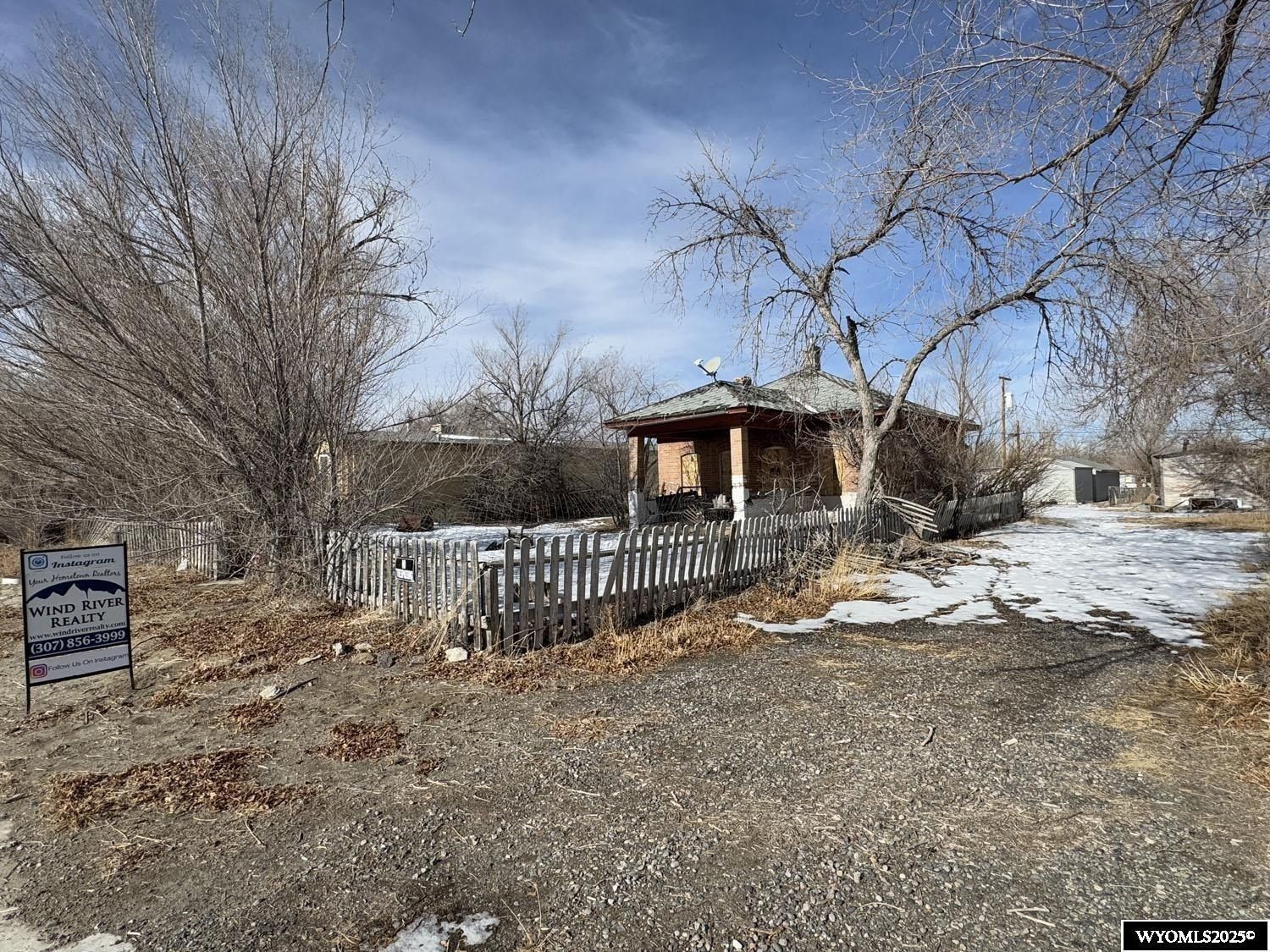 114 W 5th, Shoshoni, WY 82649 | MLS: 20250497 | LandWatch