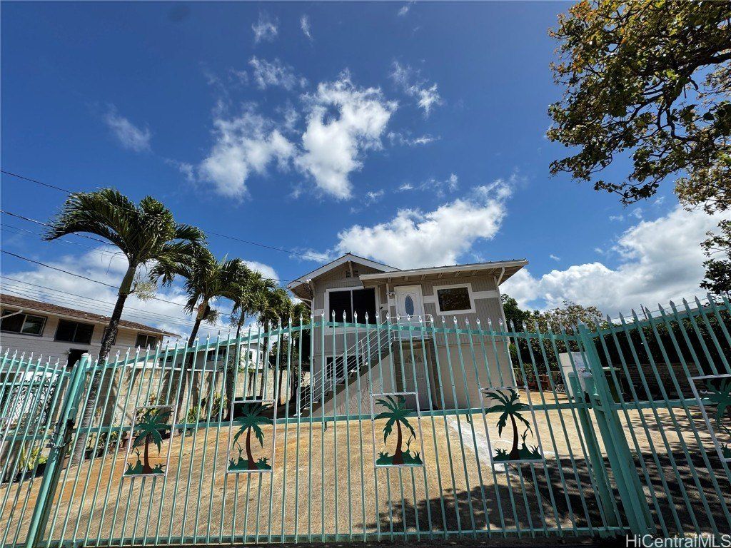 2318 Rose Street, Honolulu, HI 96819 | MLS: 202507021 | LandWatch