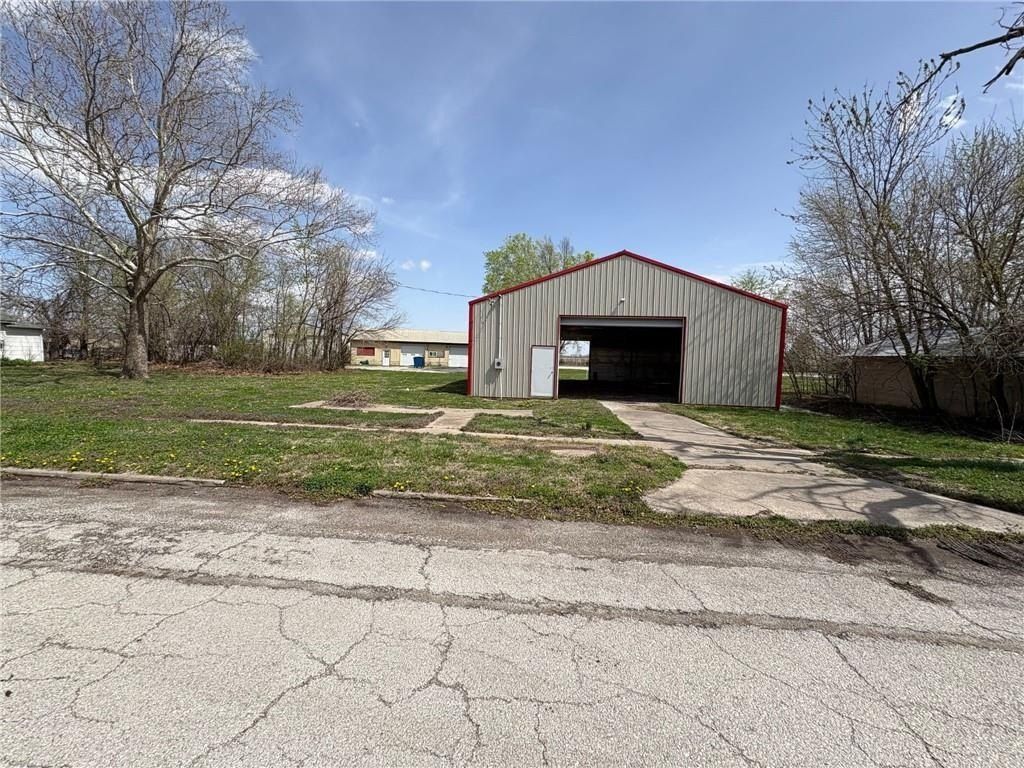 708 Main Street, Henrietta, MO 64036 | MLS: 2539634 | LandWatch
