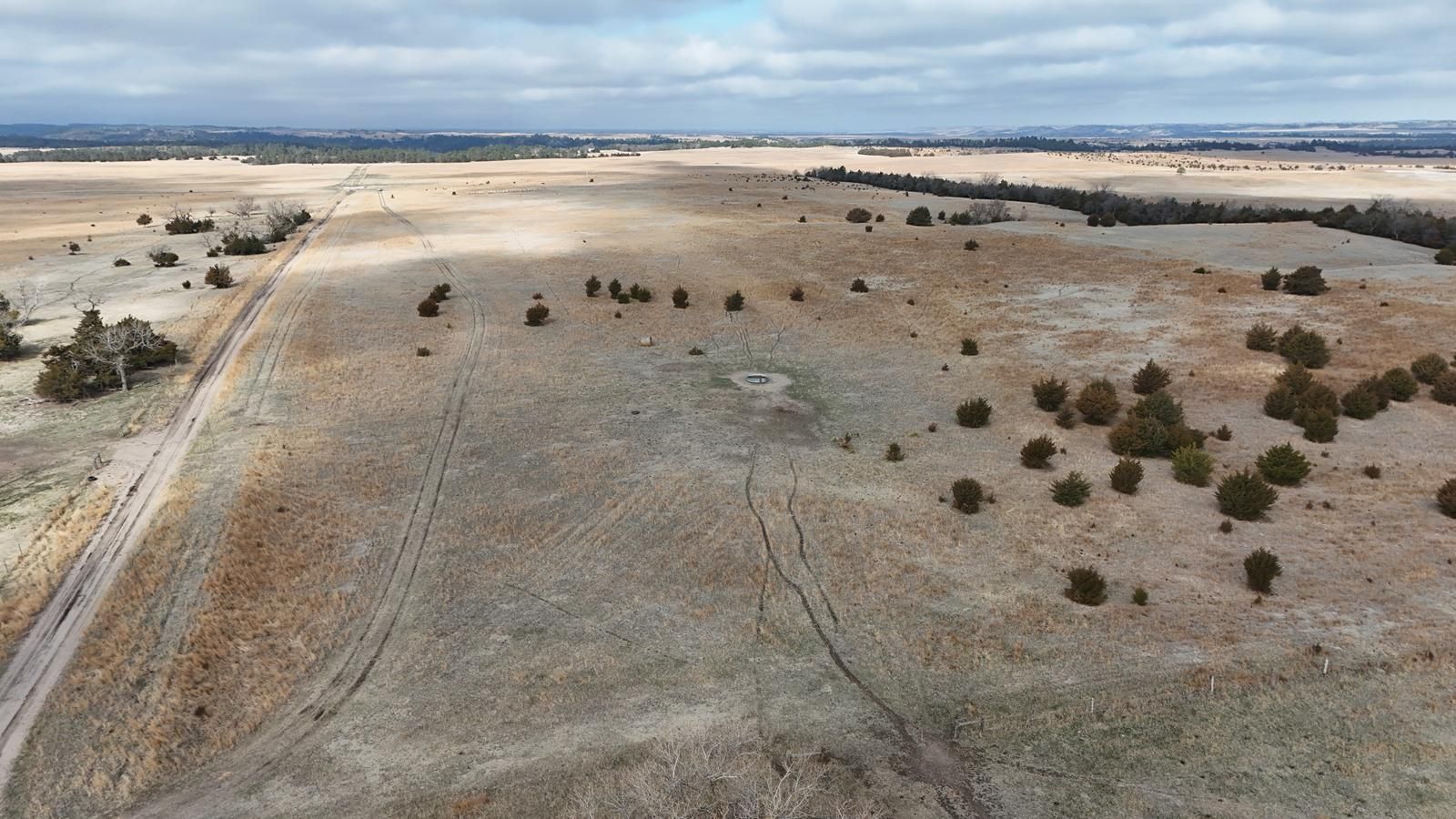 365 acres in Ainsworth, NE, 69210 | MLS: https://id.land/ranching/maps ...