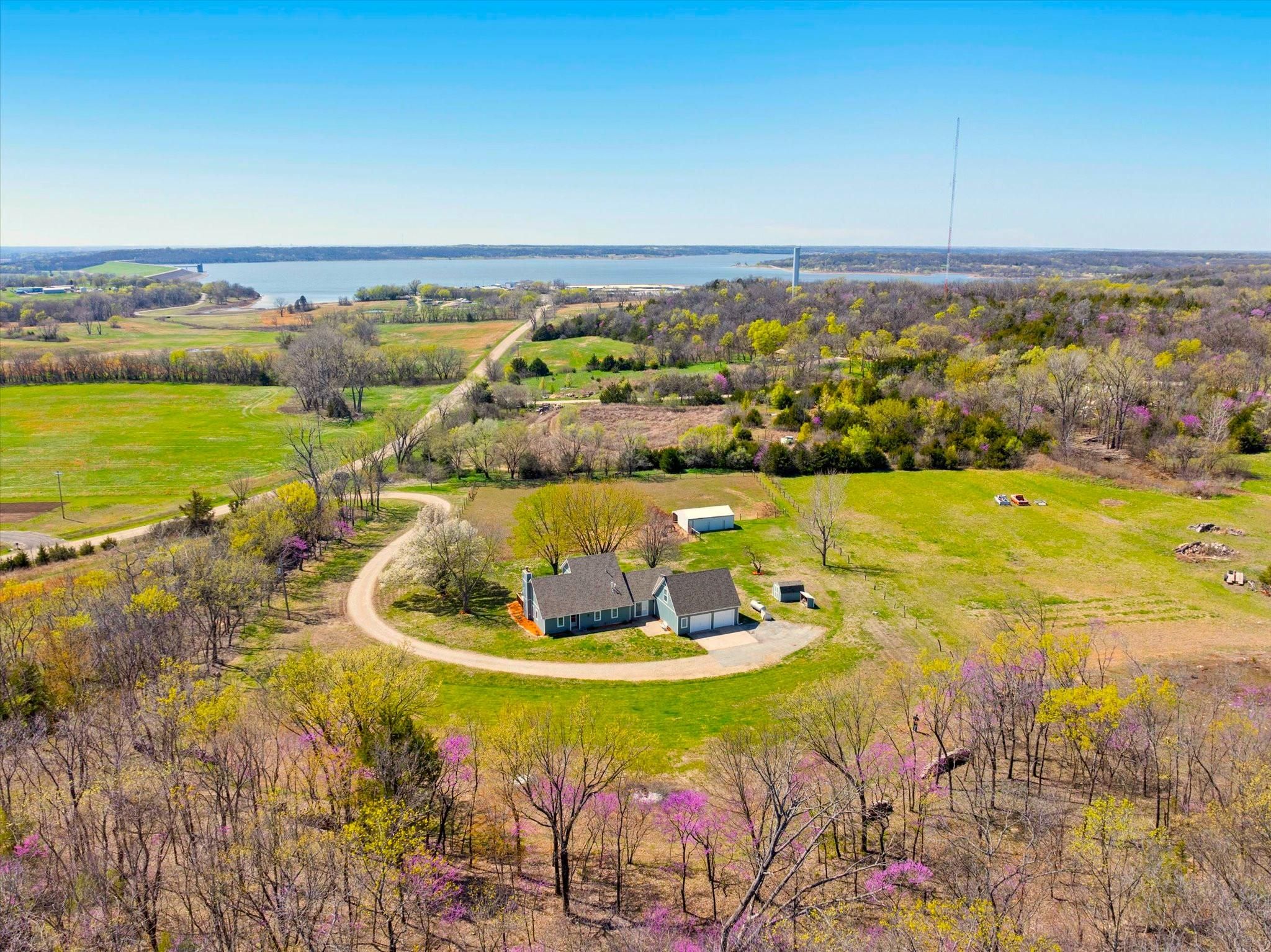 11096 43rd St, Perry, KS 66073 | MLS: Heartland #2539930 | LandWatch