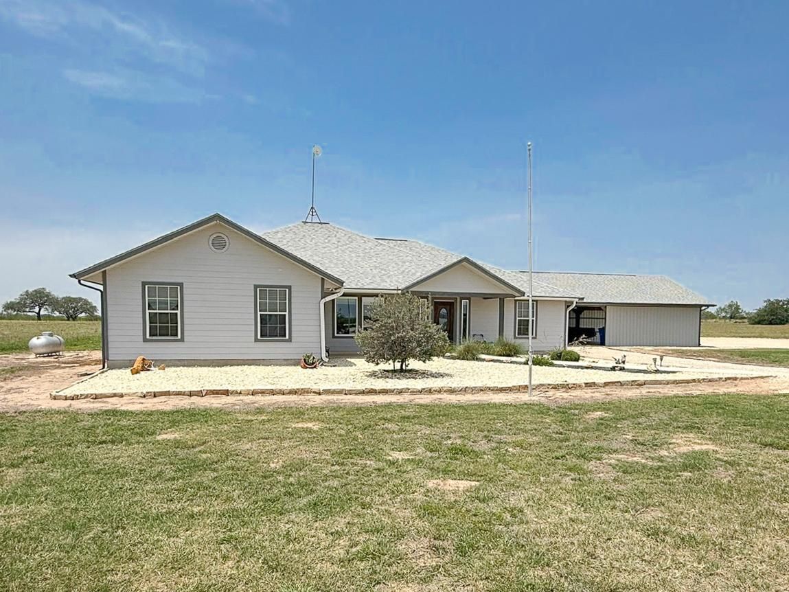 1185 County Road 7718, Devine, TX 78016 | MLS: 1869688 | LandWatch