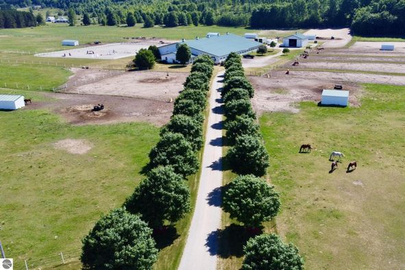 Maple City, Leelanau County, MI House for sale Property ID: 419377175 ...